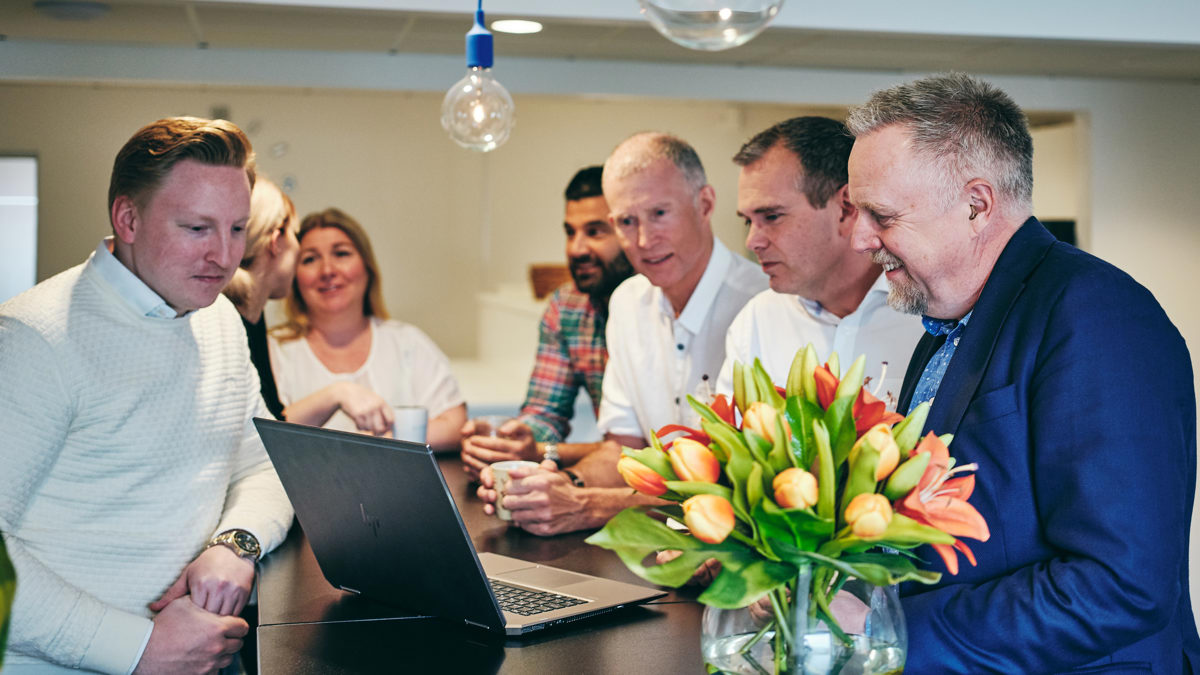 Vi utfordrer mennesker til å jobbe smartere for en bedre fremtid ...